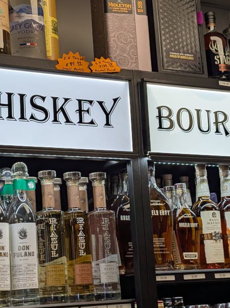 Liquor Display Cabinets & Liquor Wall Fixtures